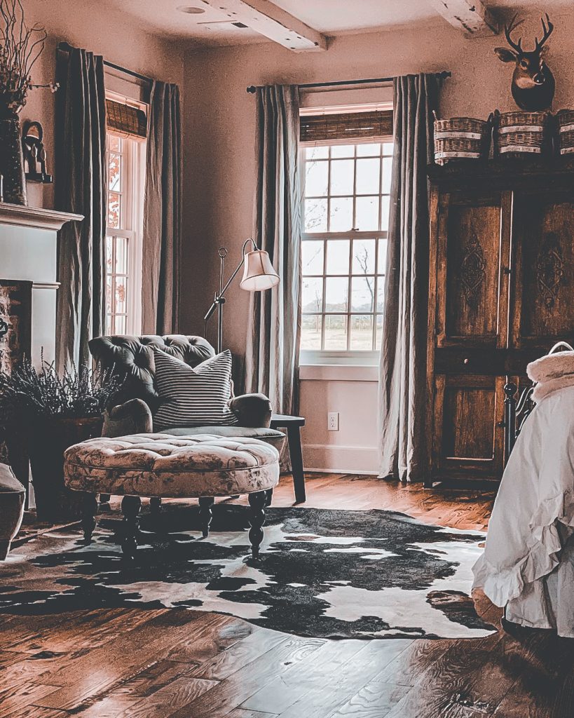 30 Living Rooms Adorned with Cowhide Rugs- 2020 - Page 6 of 30 ...